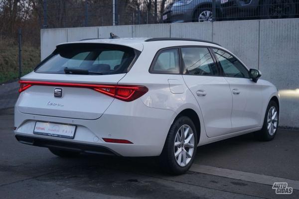 White SEAT Leon 2021 in Kaunas, with an engine capacity of 1.00 L and mileage of 62 thousand km for 22349 €, photo 5 on AUTOMOTO.COM.LV