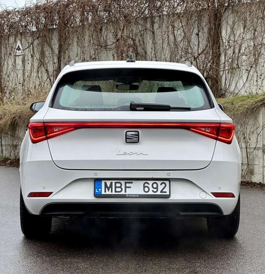 White SEAT Leon 2021 in Vilnius, with an engine capacity of 1.50 L and mileage of 96 thousand km for 13900 €, photo 12 on AUTOMOTO.COM.LV