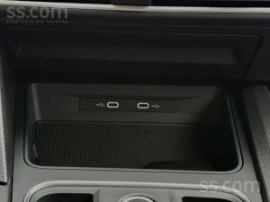 White SEAT Leon 2021 in Riga, with an engine capacity of 2.00 L and mileage of 118 thousand km for 13900 €, photo 19 on AUTOMOTO.COM.LV