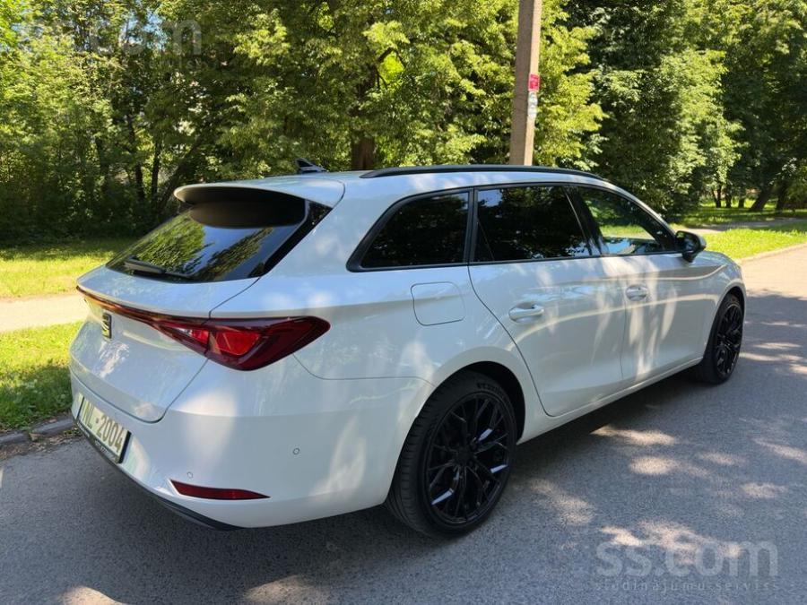 White SEAT Leon 2021 in Riga, with an engine capacity of 1.50 L and mileage of 146 thousand km for 14900 €, photo 6 on AUTOMOTO.COM.LV