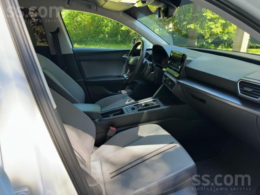 White SEAT Leon 2021 in Riga, with an engine capacity of 1.50 L and mileage of 146 thousand km for 14900 €, photo 12 on AUTOMOTO.COM.LV