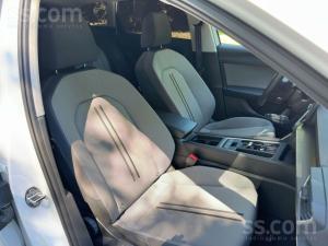 White SEAT Leon 2021 in Riga, with an engine capacity of 1.50 L and mileage of 146 thousand km for 14900 €, photo 13 on AUTOMOTO.COM.LV