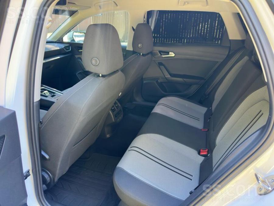 White SEAT Leon 2021 in Riga, with an engine capacity of 1.50 L and mileage of 146 thousand km for 14900 €, photo 14 on AUTOMOTO.COM.LV