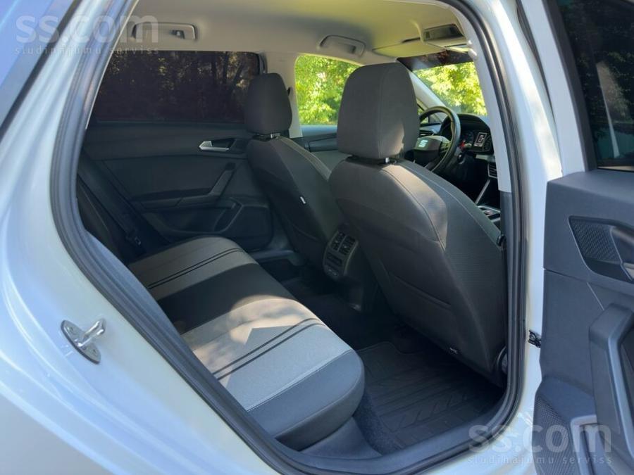 White SEAT Leon 2021 in Riga, with an engine capacity of 1.50 L and mileage of 146 thousand km for 14900 €, photo 15 on AUTOMOTO.COM.LV