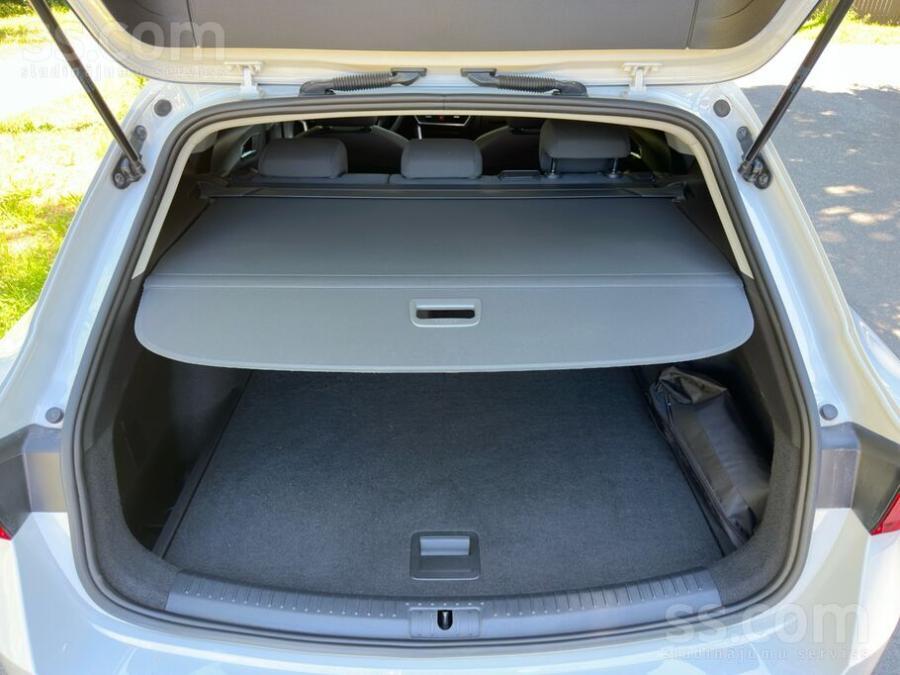 White SEAT Leon 2021 in Riga, with an engine capacity of 1.50 L and mileage of 146 thousand km for 14900 €, photo 16 on AUTOMOTO.COM.LV