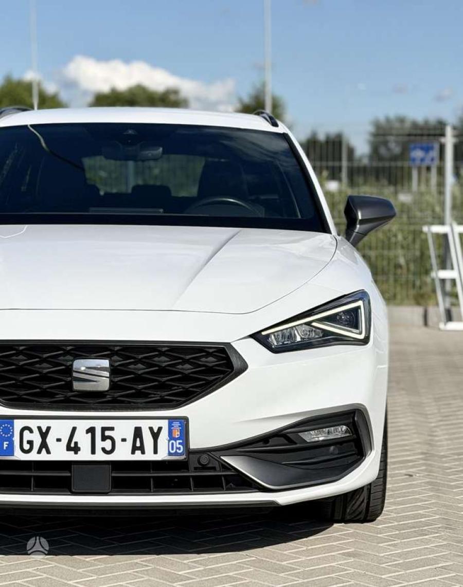 White SEAT Leon 2021 in Taurage, with an engine capacity of 1.50 L and mileage of 241 thousand km for 10400 €, photo 5 on AUTOMOTO.COM.LV