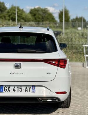 White SEAT Leon 2021 in Taurage, with an engine capacity of 1.50 L and mileage of 241 thousand km for 10400 €, photo 18 on AUTOMOTO.COM.LV
