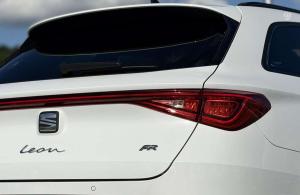 White SEAT Leon 2021 in Taurage, with an engine capacity of 1.50 L and mileage of 241 thousand km for 10400 €, photo 19 on AUTOMOTO.COM.LV