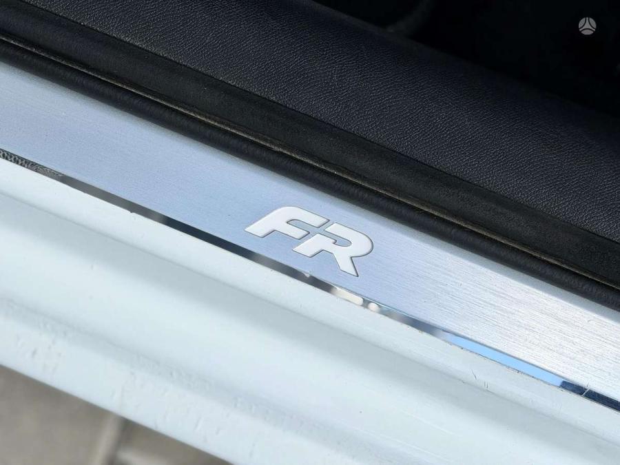 White SEAT Leon 2021 in Taurage, with an engine capacity of 1.50 L and mileage of 241 thousand km for 10400 €, photo 24 on AUTOMOTO.COM.LV