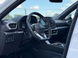 White SEAT Leon 2021 in Taurage, with an engine capacity of 1.50 L and mileage of 241 thousand km for 10400 €, photo 35 on AUTOMOTO.COM.LV
