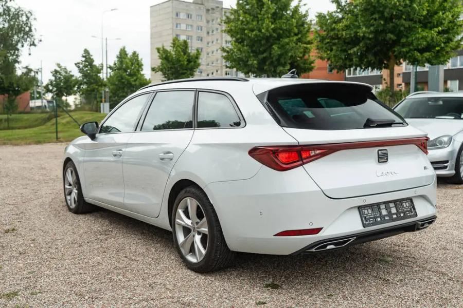White SEAT Leon 2021 in Liepaja, with an engine capacity of 1.50 L and mileage of 241 thousand km for 12000 €, photo 10 on AUTOMOTO.COM.LV