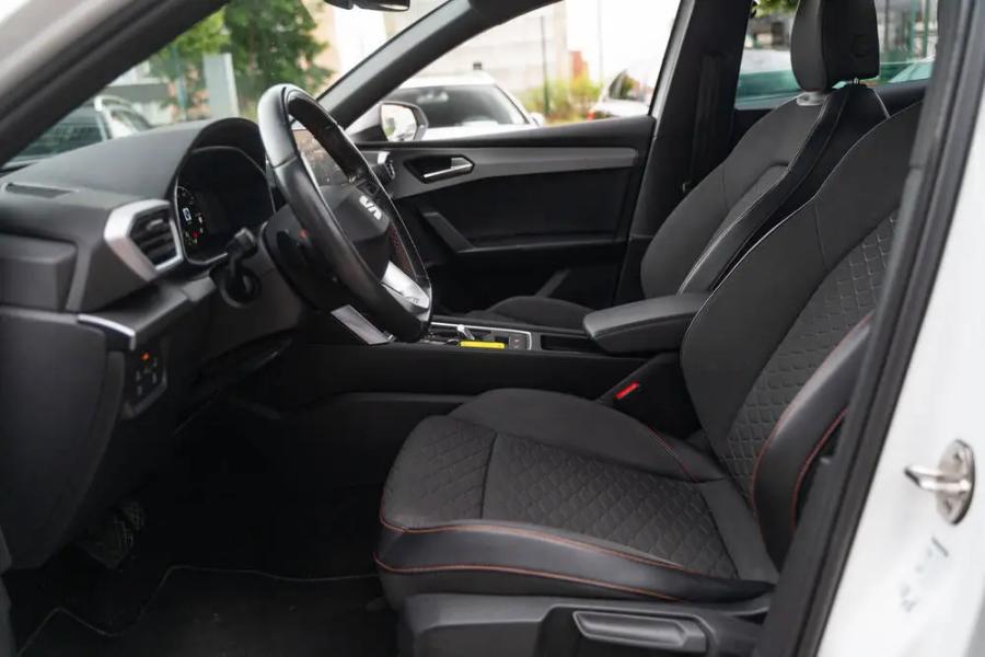 White SEAT Leon 2021 in Liepaja, with an engine capacity of 1.50 L and mileage of 241 thousand km for 12000 €, photo 22 on AUTOMOTO.COM.LV
