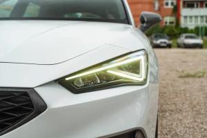 White SEAT Leon 2021 in Liepaja, with an engine capacity of 1.50 L and mileage of 241 thousand km for 12000 €, photo 19 on AUTOMOTO.COM.LV