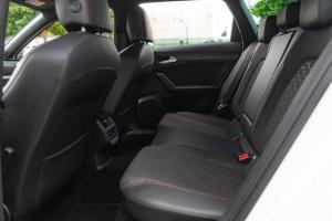 White SEAT Leon 2021 in Liepaja, with an engine capacity of 1.50 L and mileage of 241 thousand km for 12000 €, photo 25 on AUTOMOTO.COM.LV