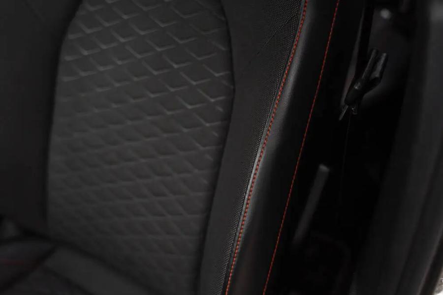 White SEAT Leon 2021 in Liepaja, with an engine capacity of 1.50 L and mileage of 241 thousand km for 12000 €, photo 37 on AUTOMOTO.COM.LV