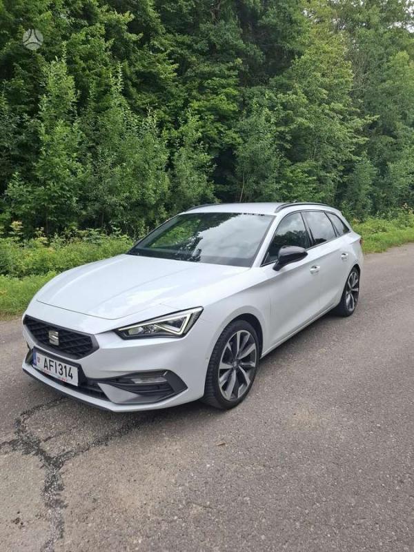 White SEAT Leon 2021 in Marijampole, with an engine capacity of 1.50 L and mileage of 260 thousand km for 9999 €, photo 1 on AUTOMOTO.COM.LV