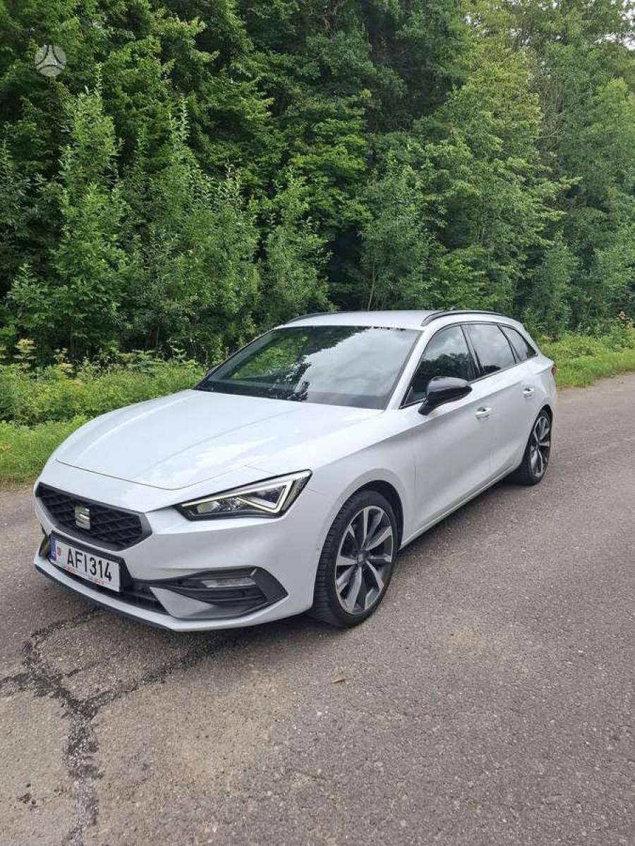 White SEAT Leon 2021 in Marijampole, with an engine capacity of 1.50 L and mileage of 260 thousand km for 9999 €, photo 1 on AUTOMOTO.COM.LV
