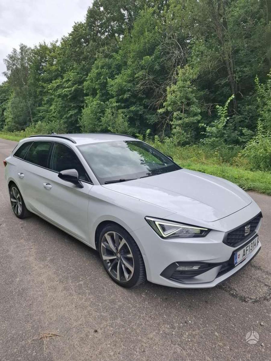 White SEAT Leon 2021 in Marijampole, with an engine capacity of 1.50 L and mileage of 260 thousand km for 9999 €, photo 8 on AUTOMOTO.COM.LV