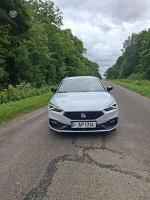 White SEAT Leon 2021 in Marijampole, with an engine capacity of 1.50 L and mileage of 260 thousand km for 9999 €, photo 9 on AUTOMOTO.COM.LV