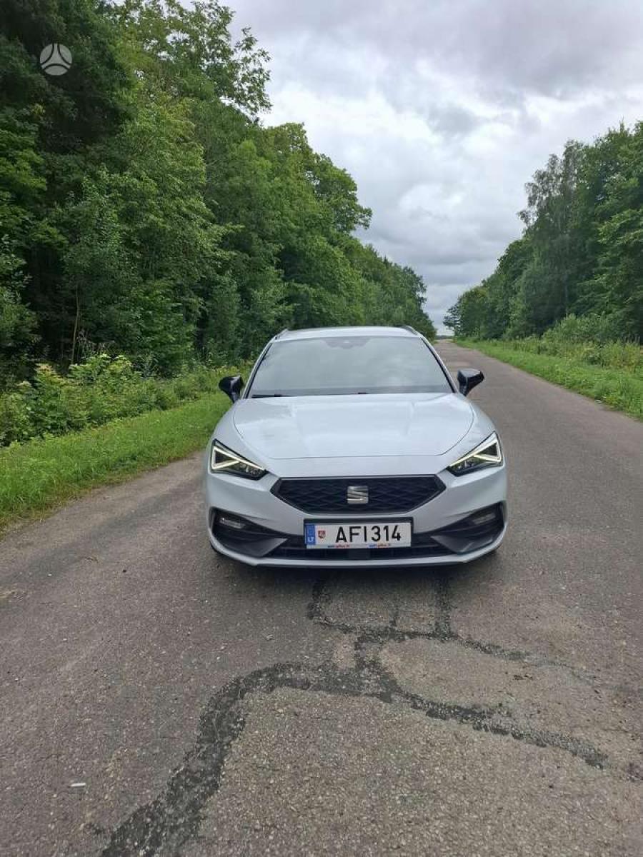 White SEAT Leon 2021 in Marijampole, with an engine capacity of 1.50 L and mileage of 260 thousand km for 9999 €, photo 9 on AUTOMOTO.COM.LV