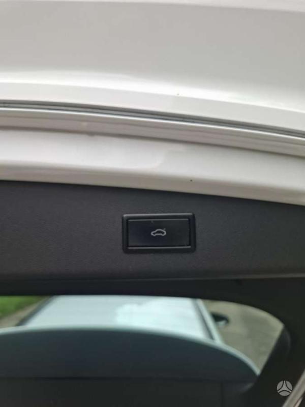 White SEAT Leon 2021 in Marijampole, with an engine capacity of 1.50 L and mileage of 260 thousand km for 9999 €, photo 10 on AUTOMOTO.COM.LV
