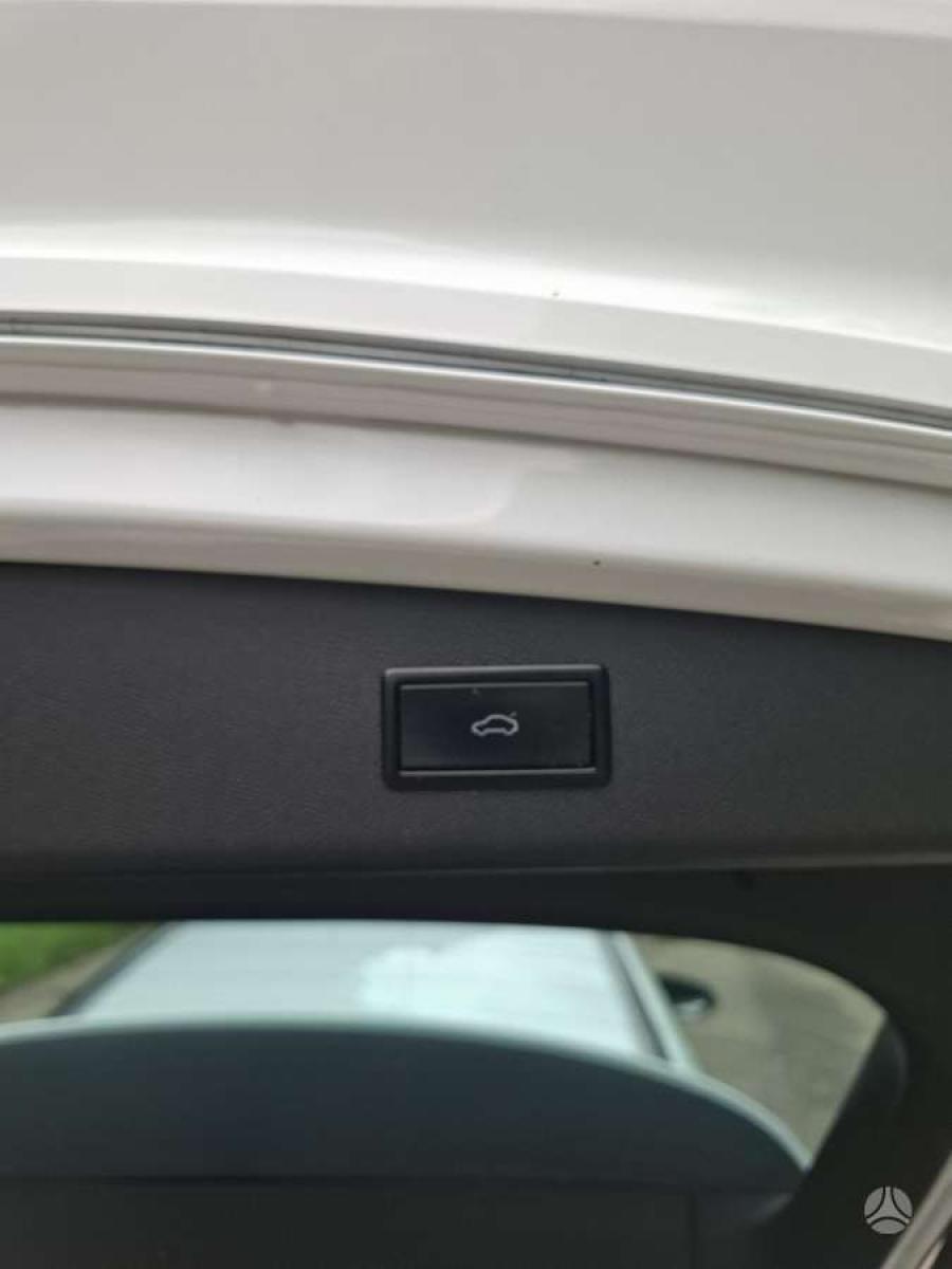 White SEAT Leon 2021 in Marijampole, with an engine capacity of 1.50 L and mileage of 260 thousand km for 9999 €, photo 11 on AUTOMOTO.COM.LV