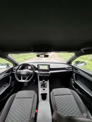 White SEAT Leon 2021 in Marijampole, with an engine capacity of 1.50 L and mileage of 260 thousand km for 9999 €, photo 12 on AUTOMOTO.COM.LV