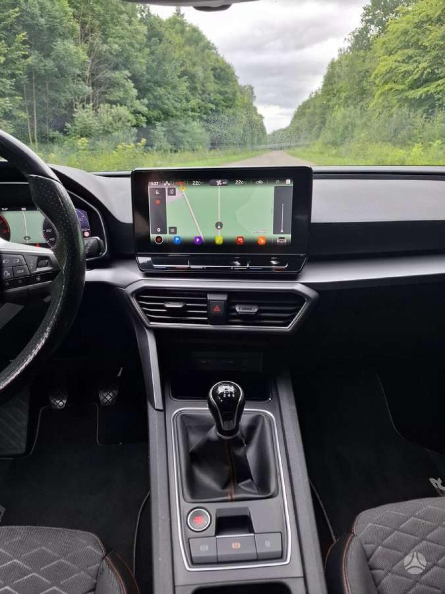 White SEAT Leon 2021 in Marijampole, with an engine capacity of 1.50 L and mileage of 260 thousand km for 9999 €, photo 15 on AUTOMOTO.COM.LV