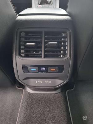 White SEAT Leon 2021 in Marijampole, with an engine capacity of 1.50 L and mileage of 260 thousand km for 9999 €, photo 17 on AUTOMOTO.COM.LV
