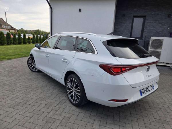 White SEAT Leon 2021 in Taurage, with an engine capacity of 2.00 L and mileage of 344 thousand km for 9300 €, photo 4 on AUTOMOTO.COM.LV