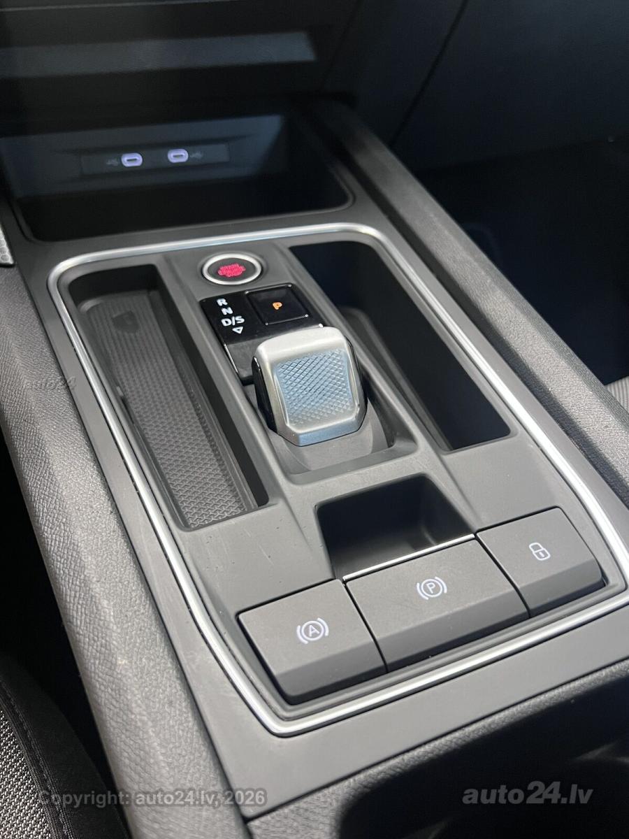 White SEAT Leon 2021 in Tallinn, with an engine capacity of 1.50 L and mileage of 126 thousand km for 16500 €, photo 20 on AUTOMOTO.COM.LV