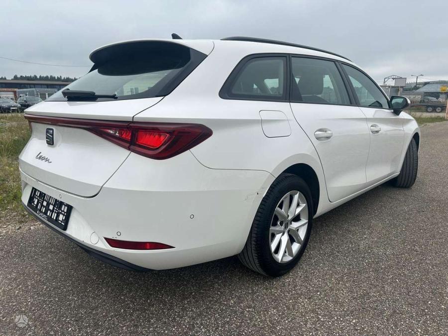White SEAT Leon 2022 in Vilnius, with an engine capacity of 1.00 L and mileage of 148 thousand km for 11590 €, photo 10 on AUTOMOTO.COM.LV