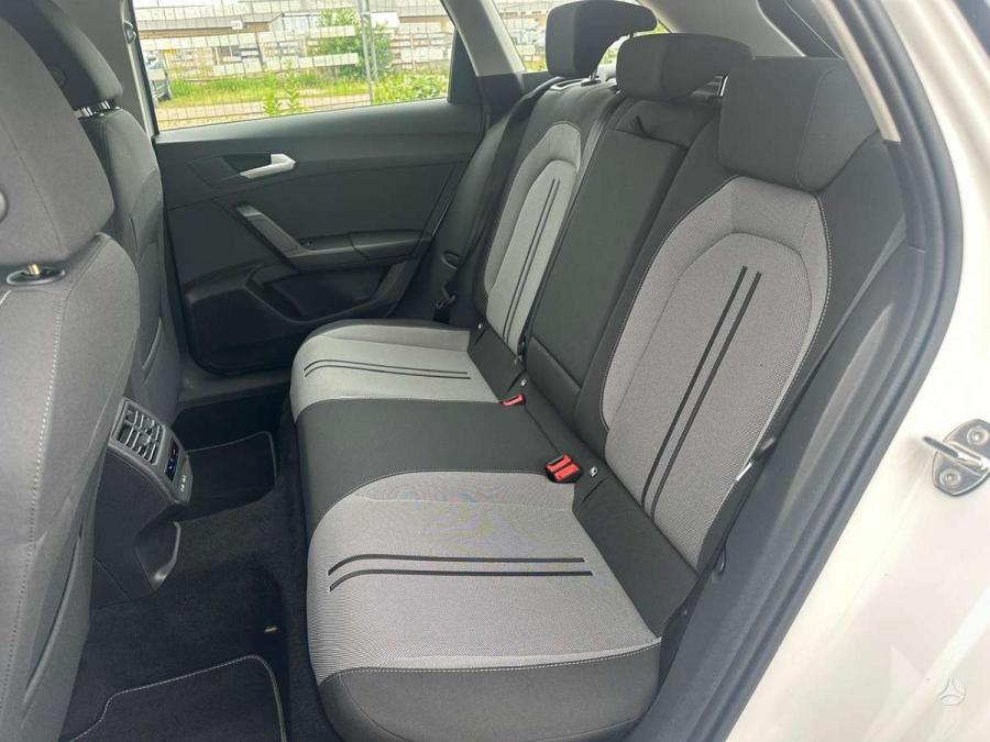 White SEAT Leon 2022 in Vilnius, with an engine capacity of 1.00 L and mileage of 148 thousand km for 11590 €, photo 13 on AUTOMOTO.COM.LV