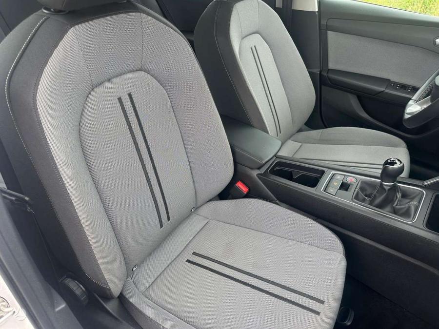 White SEAT Leon 2022 in Vilnius, with an engine capacity of 1.00 L and mileage of 148 thousand km for 11590 €, photo 14 on AUTOMOTO.COM.LV