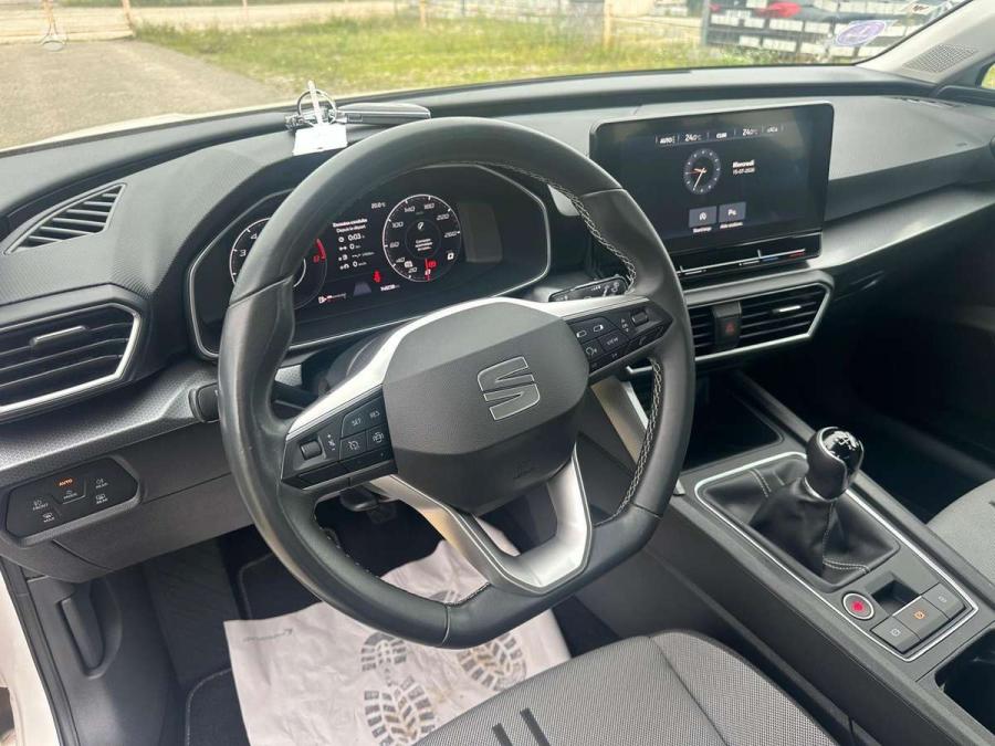 White SEAT Leon 2022 in Vilnius, with an engine capacity of 1.00 L and mileage of 148 thousand km for 11590 €, photo 16 on AUTOMOTO.COM.LV