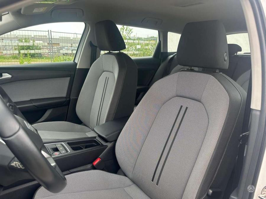 White SEAT Leon 2022 in Vilnius, with an engine capacity of 1.00 L and mileage of 148 thousand km for 11590 €, photo 17 on AUTOMOTO.COM.LV