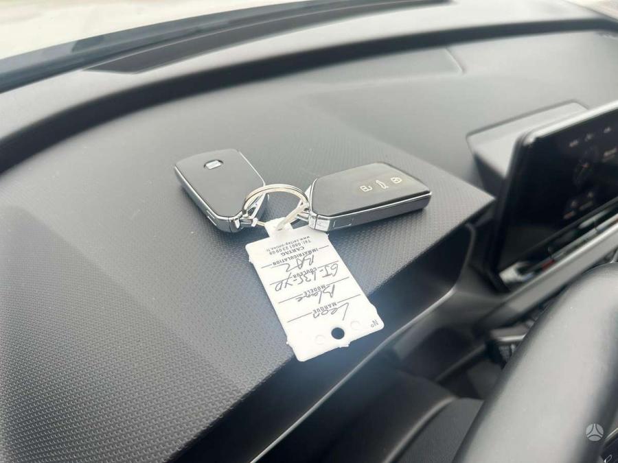 White SEAT Leon 2022 in Vilnius, with an engine capacity of 1.00 L and mileage of 148 thousand km for 11590 €, photo 20 on AUTOMOTO.COM.LV