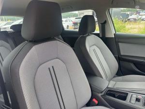 White SEAT Leon 2022 in Vilnius, with an engine capacity of 1.00 L and mileage of 148 thousand km for 11590 €, photo 23 on AUTOMOTO.COM.LV