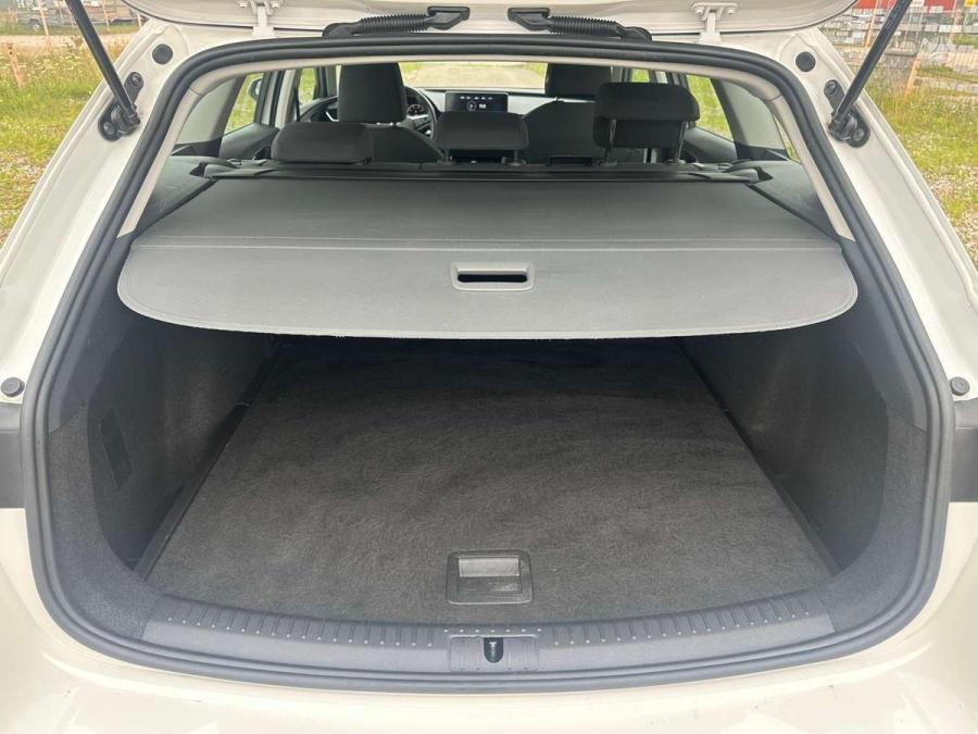 White SEAT Leon 2022 in Vilnius, with an engine capacity of 1.00 L and mileage of 148 thousand km for 11590 €, photo 24 on AUTOMOTO.COM.LV