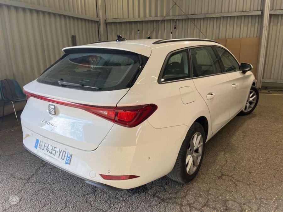 White SEAT Leon 2022 in Vilnius, with an engine capacity of 1.00 L and mileage of 148 thousand km for 11590 €, photo 31 on AUTOMOTO.COM.LV