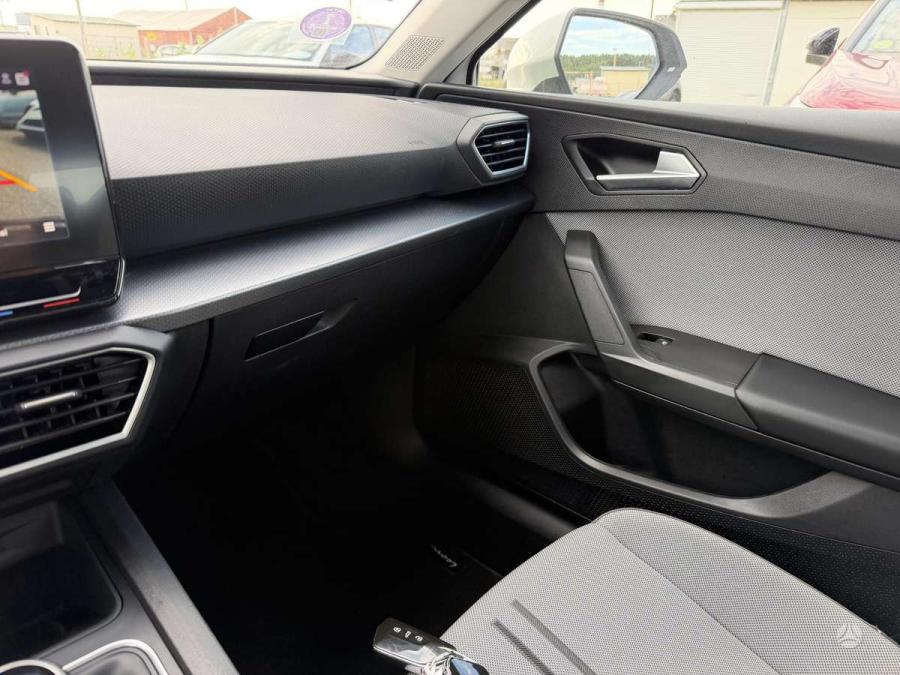 Balts SEAT Leon 2022 Viļņa, ar dzinēja tilpumu 1.00 L un nobraukumu 148 tūkst. km par 11390 €, foto 25 vietnē AUTOMOTO.COM.LV