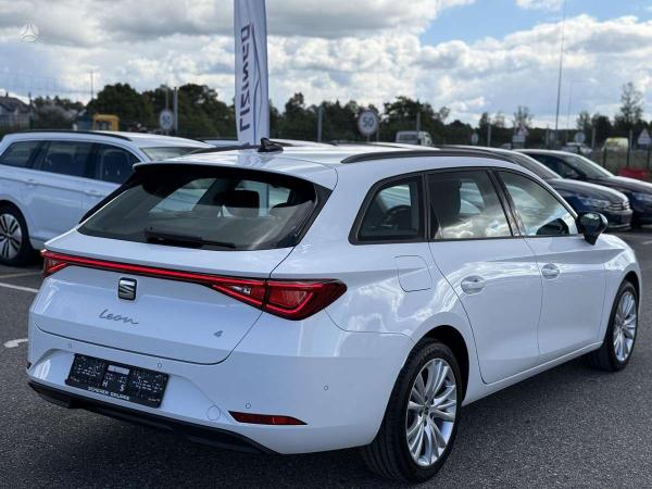 Balts SEAT Leon 2023 Viļņa, ar dzinēja tilpumu 1.97 L un nobraukumu 160 tūkst. km par 15900 €, foto 4 vietnē AUTOMOTO.COM.LV