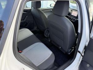 White SEAT Leon 2023 in Vilnius, with an engine capacity of 1.97 L and mileage of 160 thousand km for 15900 €, photo 14 on AUTOMOTO.COM.LV