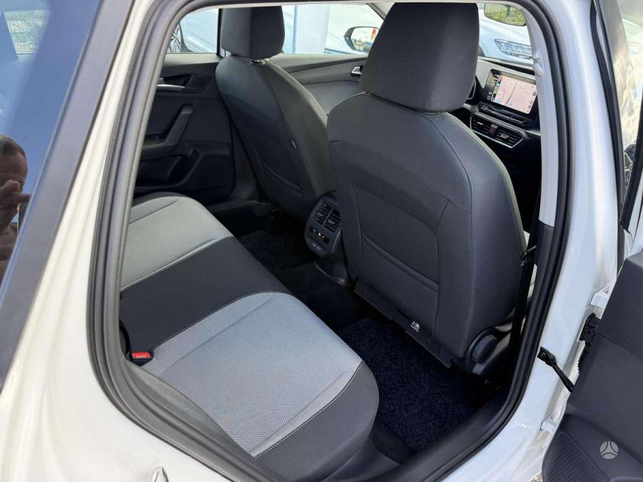 White SEAT Leon 2023 in Vilnius, with an engine capacity of 1.97 L and mileage of 160 thousand km for 15900 €, photo 14 on AUTOMOTO.COM.LV