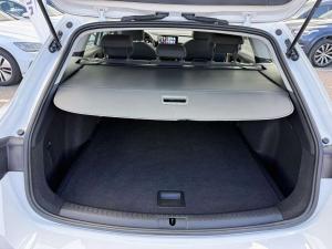 White SEAT Leon 2023 in Vilnius, with an engine capacity of 1.97 L and mileage of 160 thousand km for 15900 €, photo 18 on AUTOMOTO.COM.LV