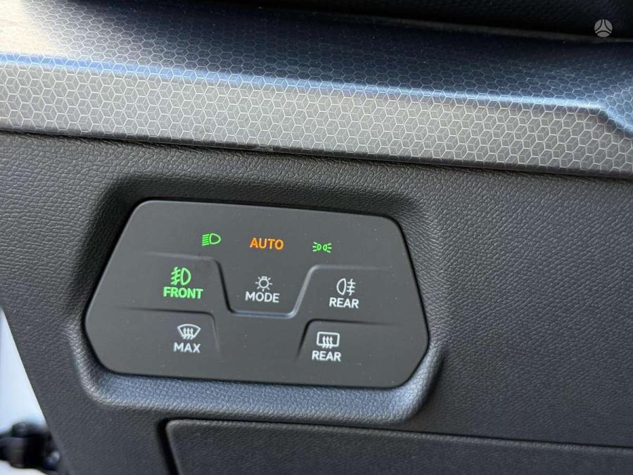 White SEAT Leon 2023 in Vilnius, with an engine capacity of 1.97 L and mileage of 160 thousand km for 15900 €, photo 26 on AUTOMOTO.COM.LV