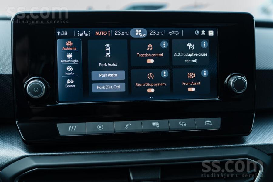 Balts SEAT Leon 2024 Rīga, ar dzinēja tilpumu 1.50 L un nobraukumu 47 tūkst. km par 19990 €, foto 24 vietnē AUTOMOTO.COM.LV