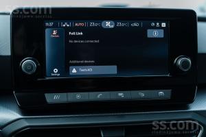 Balts SEAT Leon 2024 Rīga, ar dzinēja tilpumu 1.50 L un nobraukumu 47 tūkst. km par 19990 €, foto 25 vietnē AUTOMOTO.COM.LV
