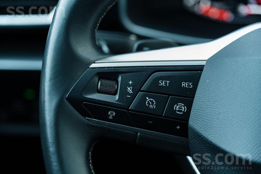 Balts SEAT Leon 2024 Rīga, ar dzinēja tilpumu 1.50 L un nobraukumu 47 tūkst. km par 19990 €, foto 30 vietnē AUTOMOTO.COM.LV