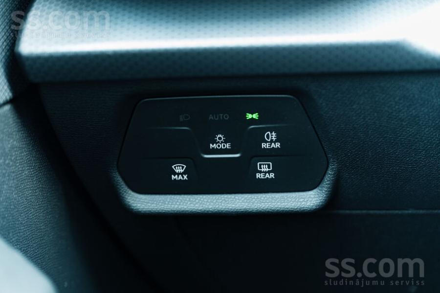 Balts SEAT Leon 2024 Rīga, ar dzinēja tilpumu 1.50 L un nobraukumu 47 tūkst. km par 19990 €, foto 35 vietnē AUTOMOTO.COM.LV